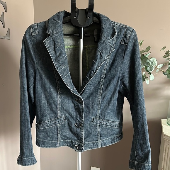 CAbi | Jackets & Coats | Cabi Blue Jean Jacket With Tailored Fit And ...